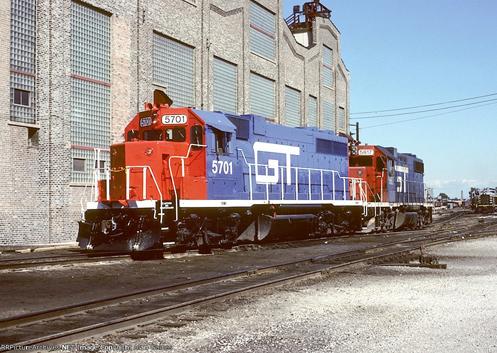 GTW GP38-2 5701